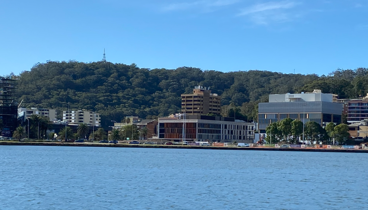 Gosford Primary School – the original bookend